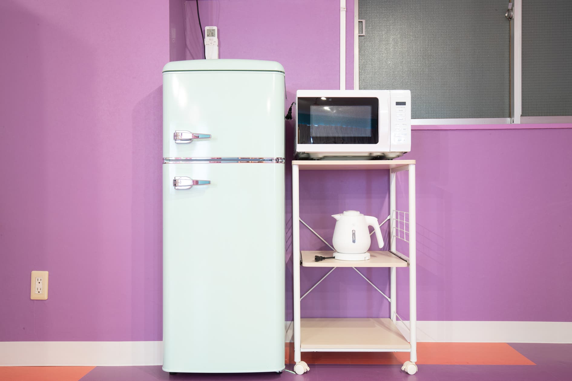 【カップケーキ】原宿系クレイジーメルヘン🧁 毒々しいほどビビットでカラフルなデコラティブなスタジオの写真13