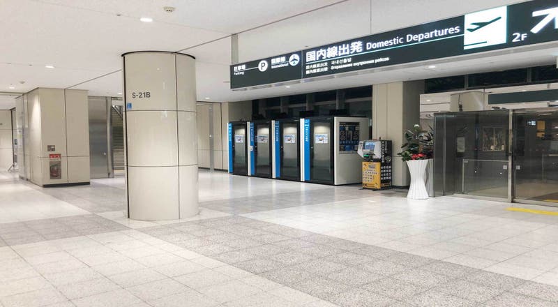 【テレキューブ】新千歳空港の個室型ワークブース（161-07）です。視線と音を遮る、プライベートな集中環境。