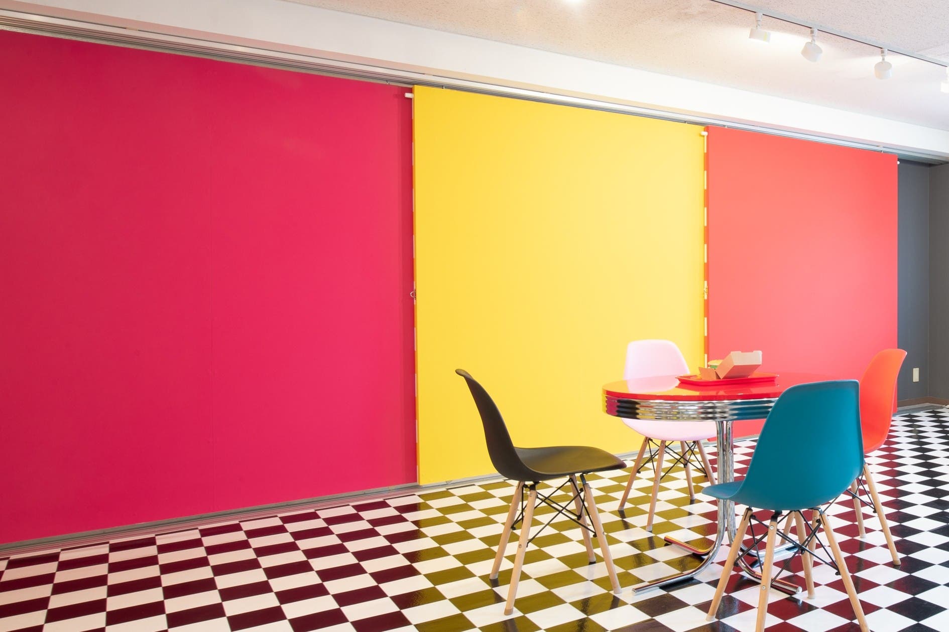 【ジェリービーンズ】アメリカンダイナー風のとびきりポップでカラフルなスタジオの写真13