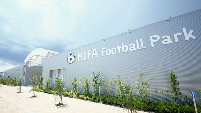 全館貸し切り 開放感抜群のフットサルコートとカフェスペース 運動会やドローン飛行にもの写真2