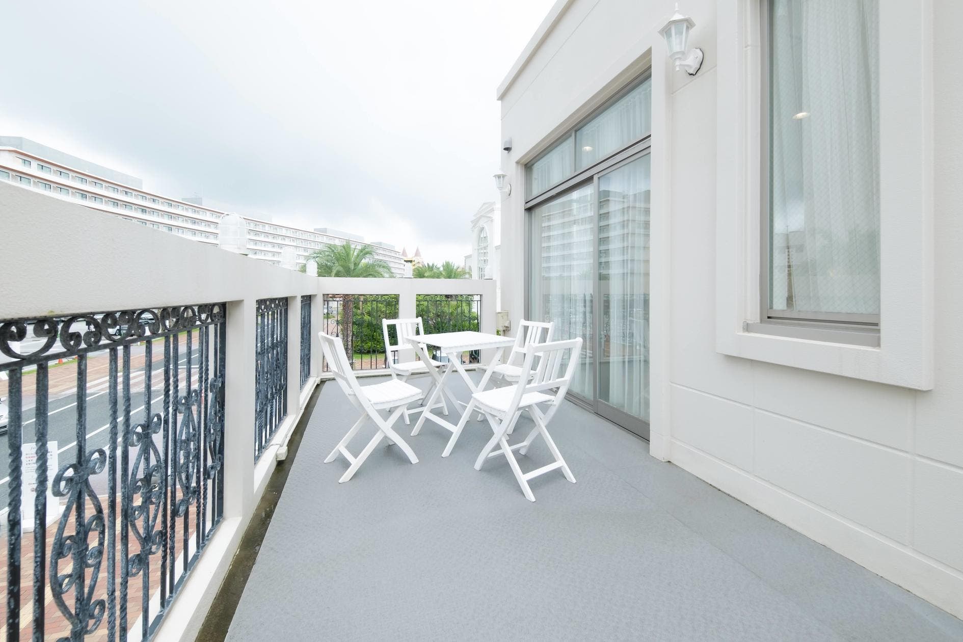 北谷美浜・アメリカンビレッジ★自然光はもちろん。照明を使ってのスタジオ撮影も◎ ロケ撮影の拠点としても最適の写真11