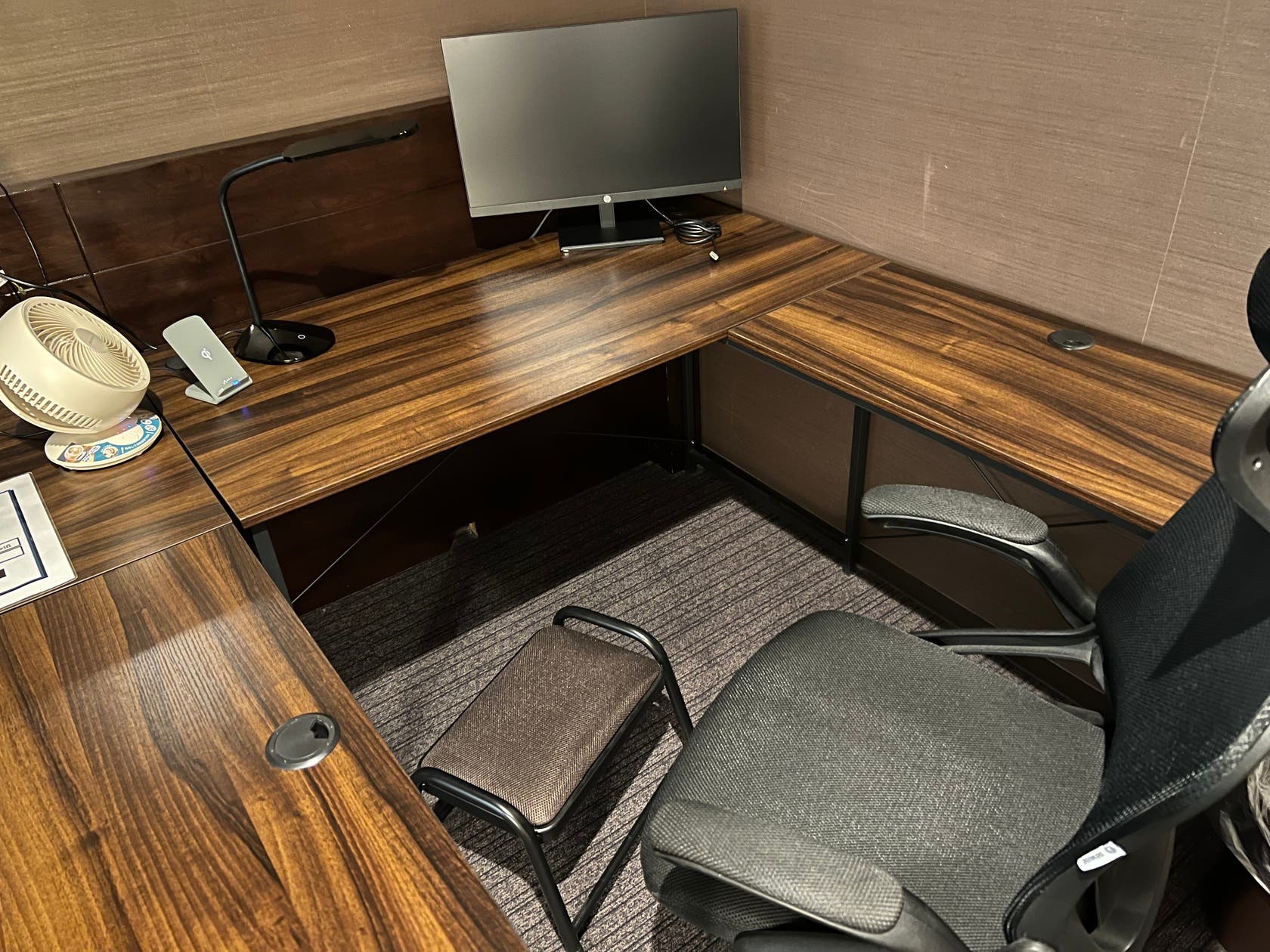 【ラグナスイート新横浜】新横浜徒歩５分！ホテル客室でのゆったりテレワーク！の写真1