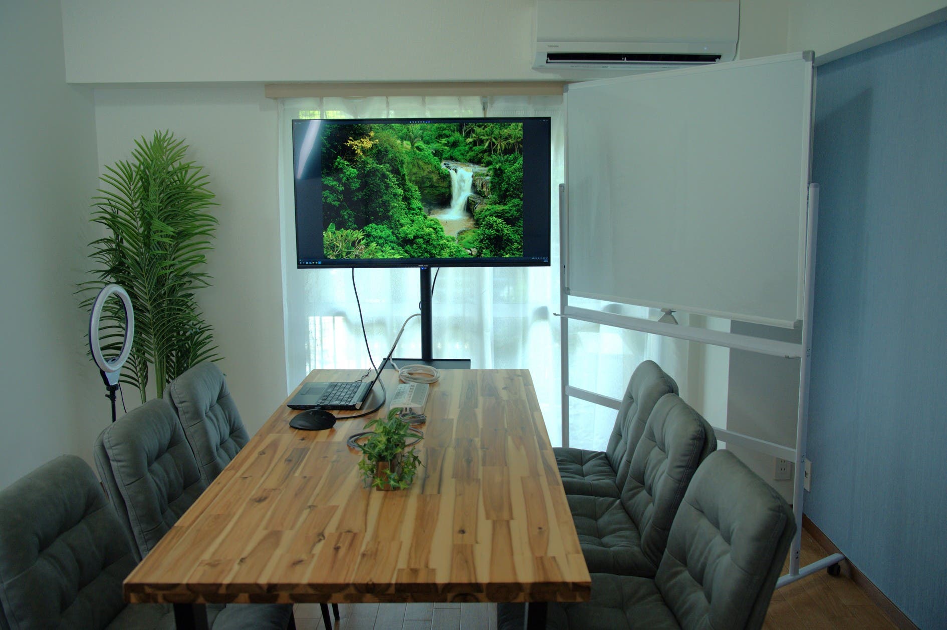 天神南駅より徒歩30秒！/当日予約10%割引/モニター/WIFI/ホワイトボード/リングライト等の写真5