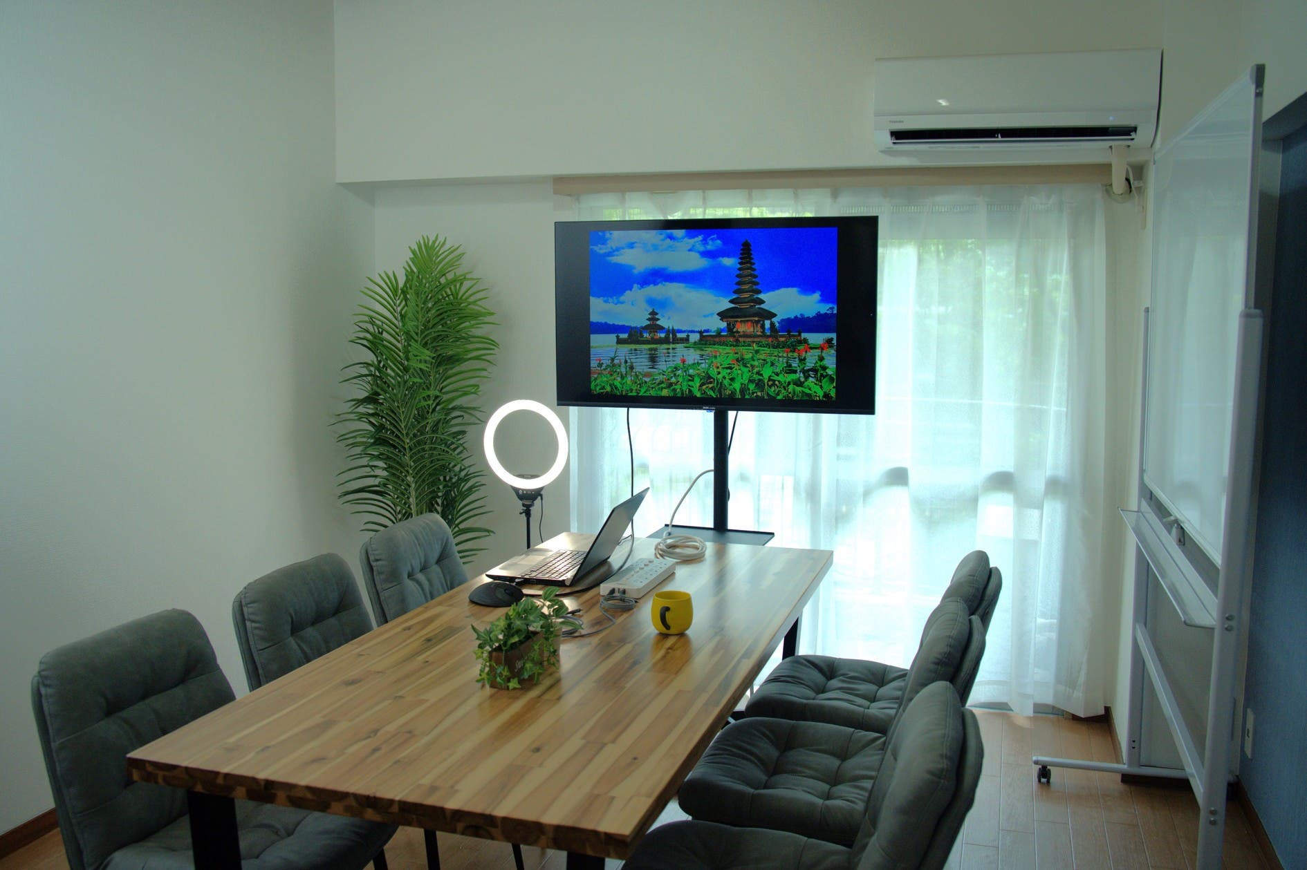 天神南駅より徒歩30秒！/当日予約10%割引/モニター/WIFI/ホワイトボード/リングライト等の写真6