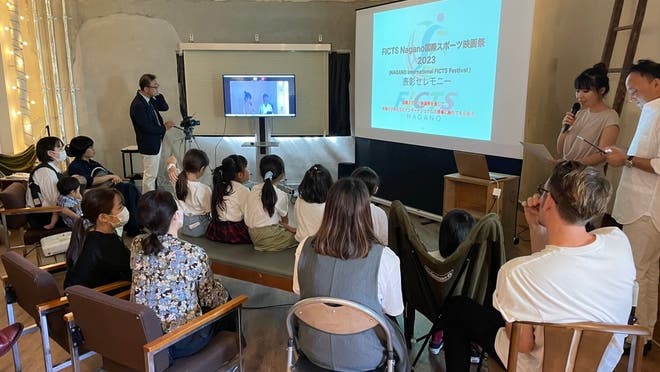 上映会や作品展示など幅広く使えるフリースペースの写真4