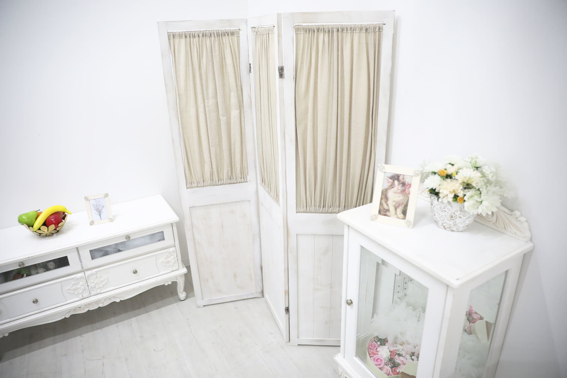 【ココスタジオ日本橋】白背景の撮影ルーム📸 換気・定期消毒✨無料WiFi✨コスプレ撮影👚✨の写真11