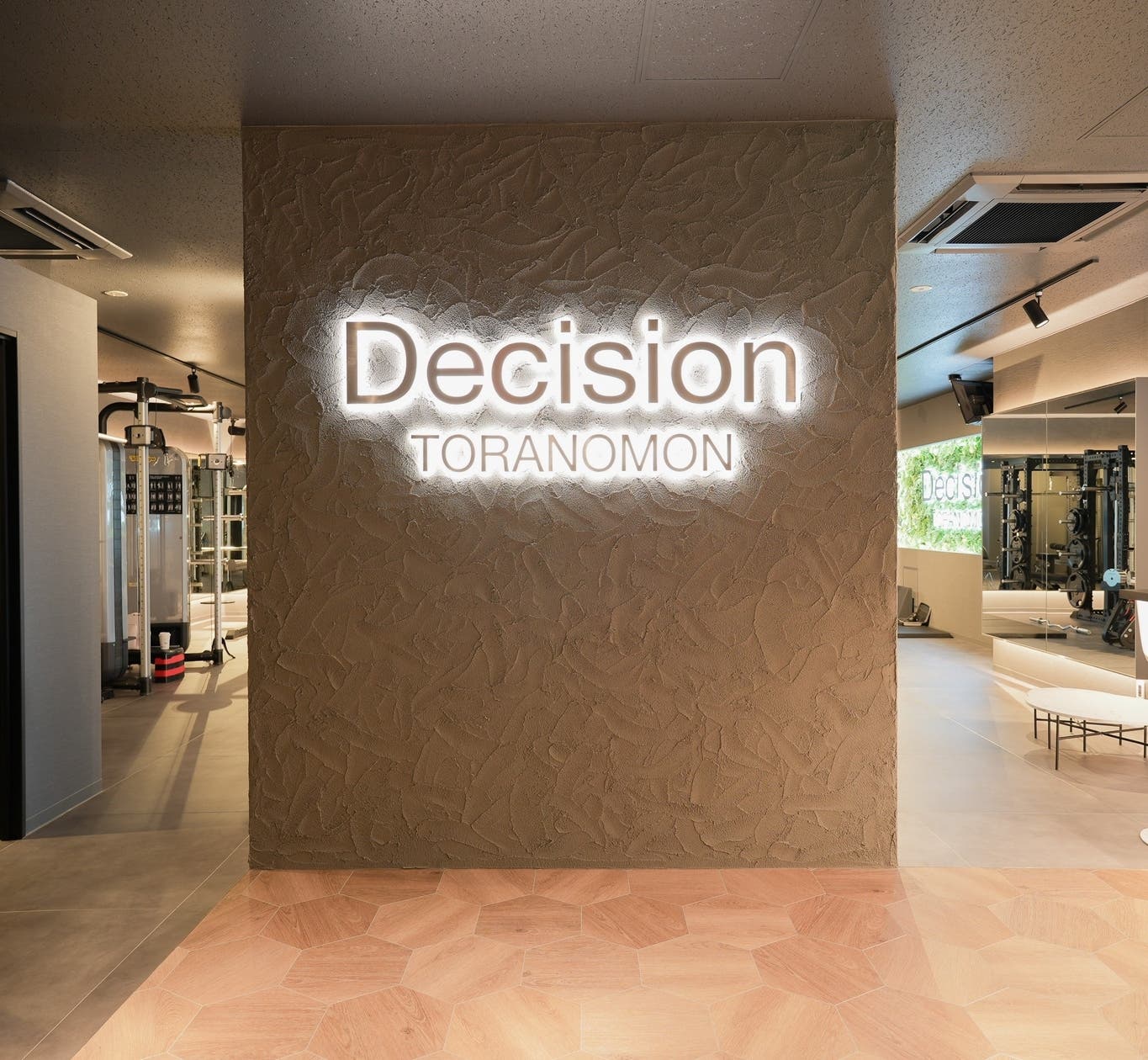 《虎ノ門駅徒歩30秒》 大人数貸切利用可！新築内装で豊富なマシン設備！SNS動画写真撮影OK！の写真2