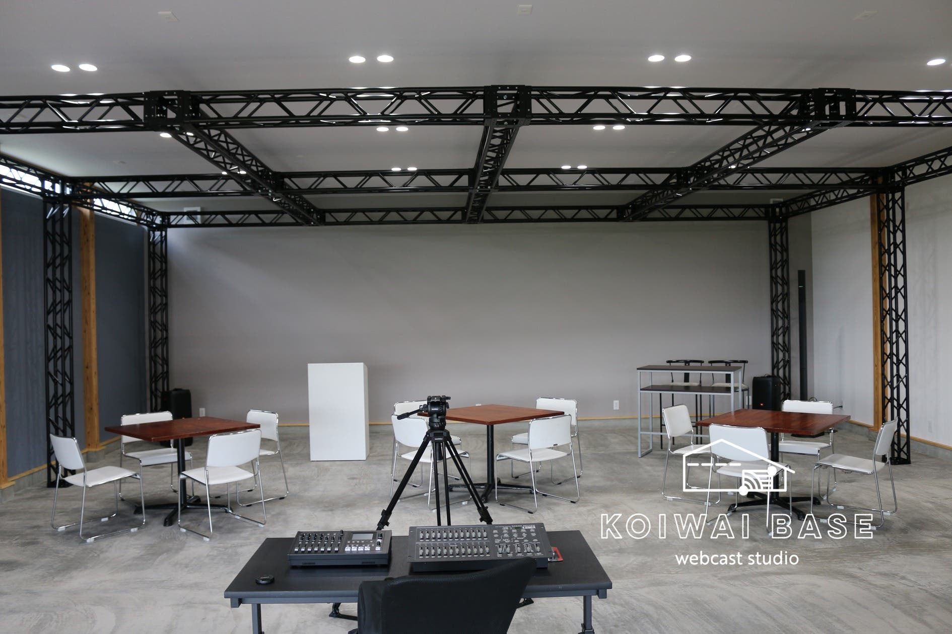 ライブ配信や収録が可能なスタジオです!　撮影機材や音響機材もご用意してます。の写真5