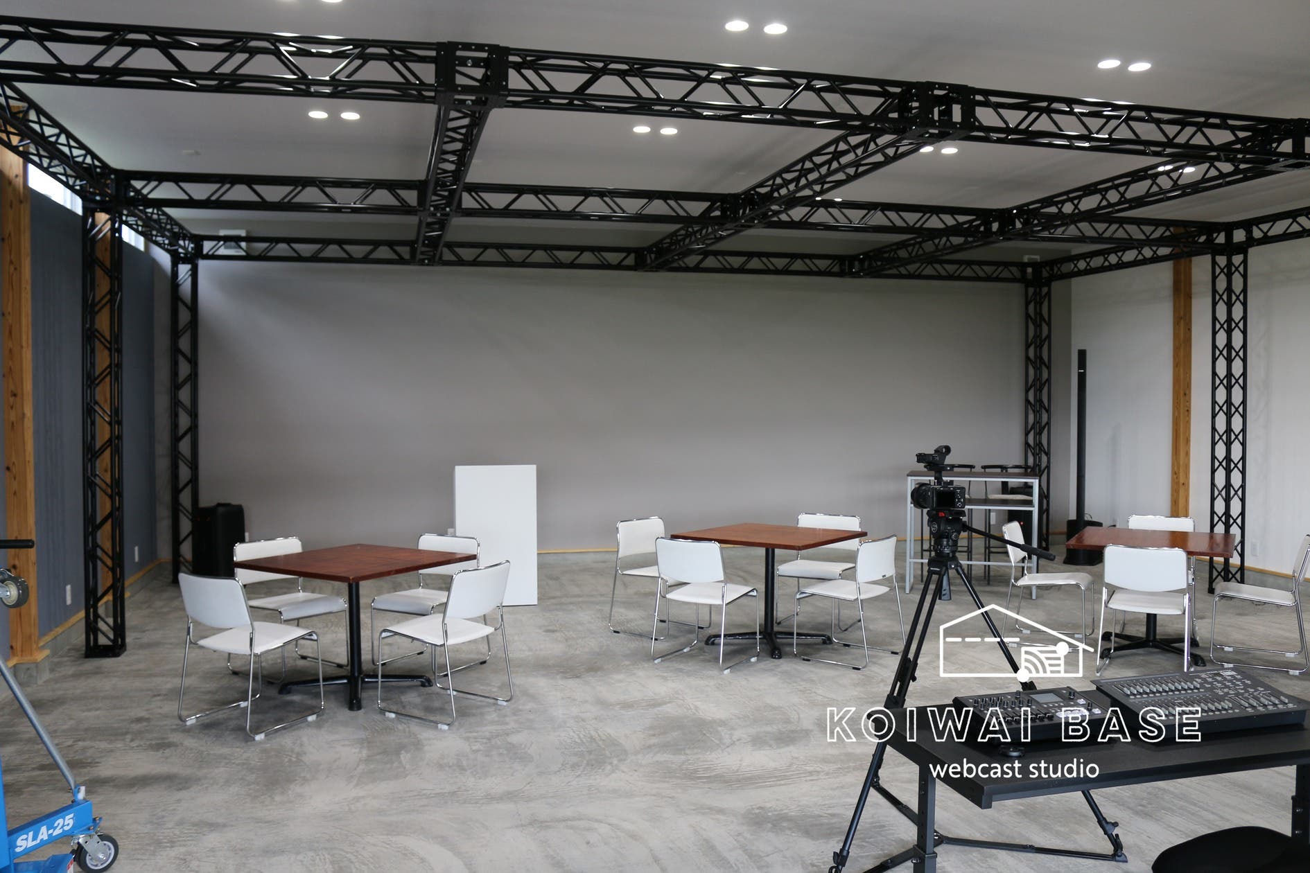 ライブ配信や収録が可能なスタジオです!　撮影機材や音響機材もご用意してます。の写真6