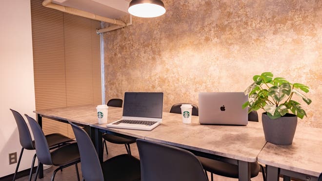 最大25名!!駅徒歩1分‼︎飲食OKゴミ捨て無料🚮モダンな大人空間🍷撮影/会議・打合せ/懇親会/歓送迎会/の写真4