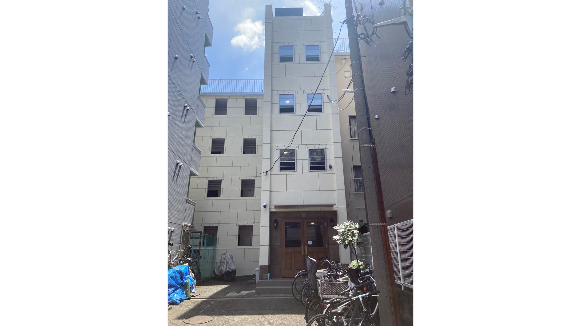 新宿超高層ビル群を一望！都庁・パークハイアット東京などの摩天楼を背景に撮影できる屋上スペース/無料更衣室完備の写真26