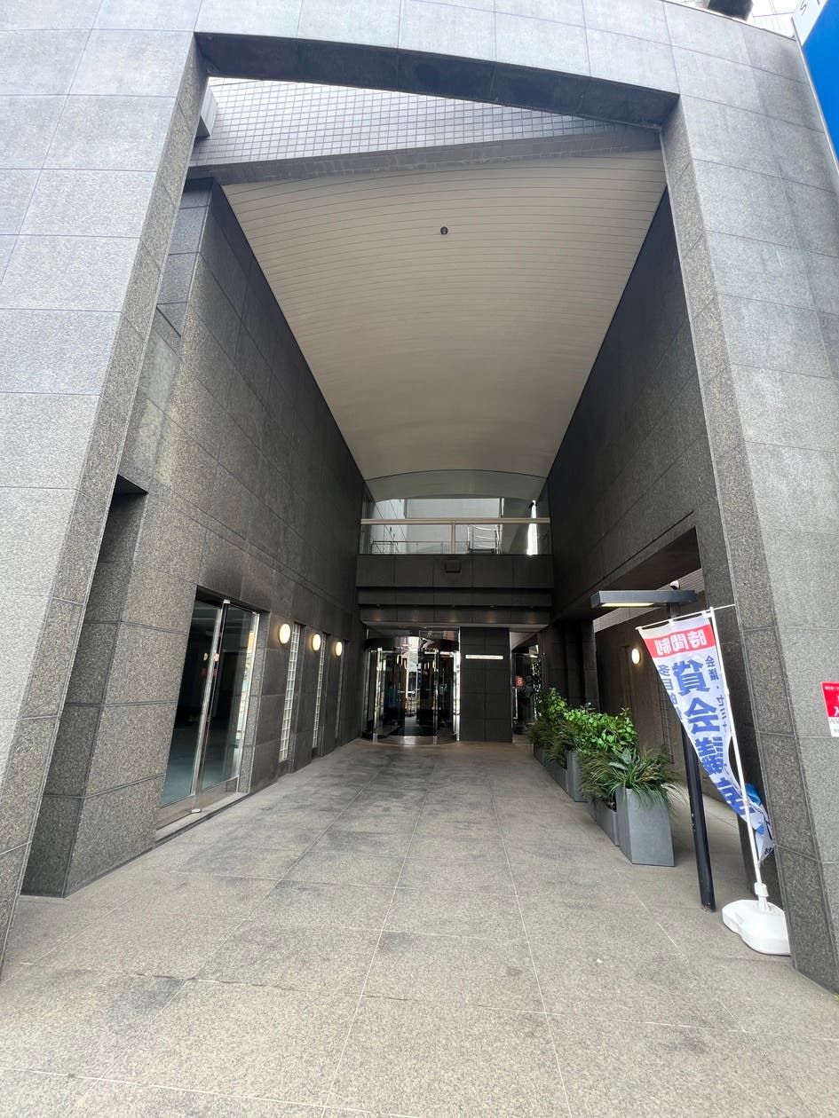 【6人用】Wi-Fi・コンセント完備！函館駅前徒歩2分！短時間利用可能の貸会議室です！の写真4