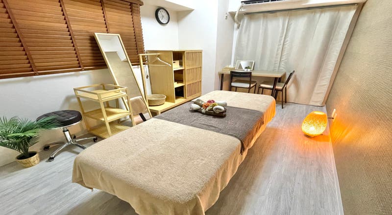 桜木町駅徒歩1分！ご好評につき増部屋🌸完全個室のキレイなサロン✨ほぼ雨に濡れずにアクセス👍電動昇降施術ベッド/マッサージ/エステ