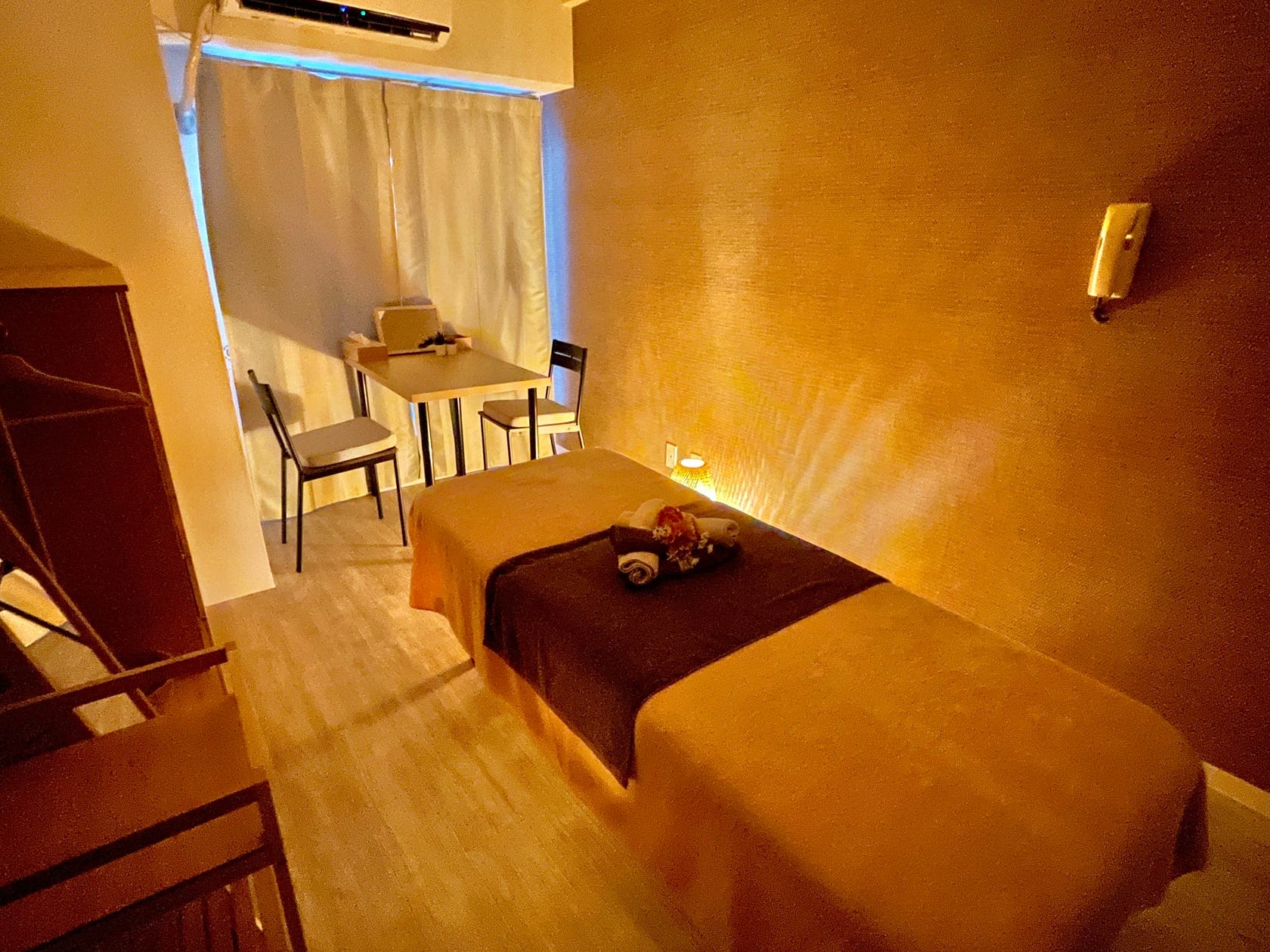 桜木町駅徒歩1分！ご好評につき増部屋🌸完全個室のキレイなサロン✨ほぼ雨に濡れずにアクセス👍電動昇降施術ベッド/マッサージ/エステの写真5