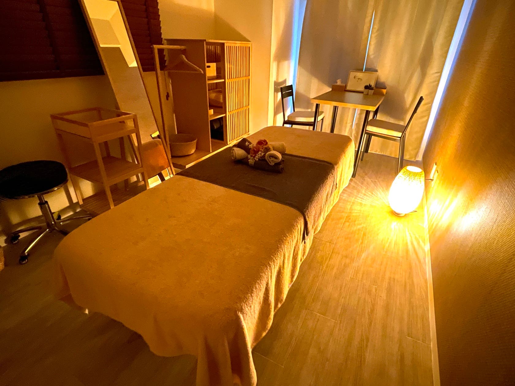 桜木町駅徒歩1分！ご好評につき増部屋🌸完全個室のキレイなサロン✨ほぼ雨に濡れずにアクセス👍電動昇降施術ベッド/マッサージ/エステの写真2