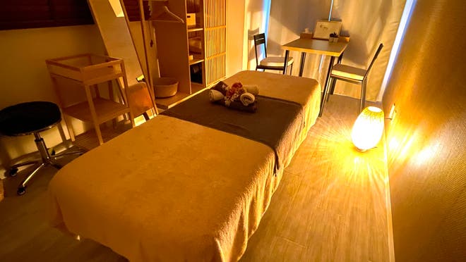 桜木町駅徒歩1分!ご好評につき増部屋🌸完全個室のキレイなサロン✨ほぼ雨に濡れずにアクセス👍電動昇降施術ベッド/マッサージ/エステの写真2