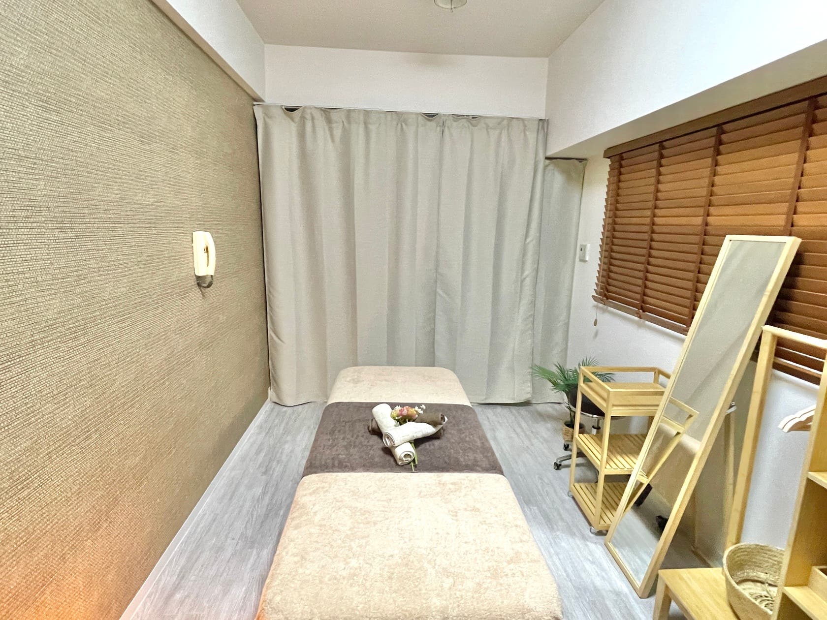 桜木町駅徒歩1分！ご好評につき増部屋🌸完全個室のキレイなサロン✨ほぼ雨に濡れずにアクセス👍電動昇降施術ベッド/マッサージ/エステの写真10