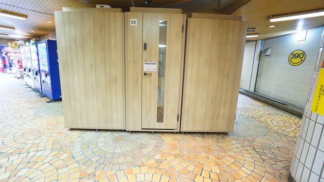 <ビズボ横浜駅西口No.1>駅直結🚶【換気ファン付完全個室】横浜駅みなみ西口徒歩1分🚃個別エアコン完備✨Wi-Fi📶電源🔌の写真5