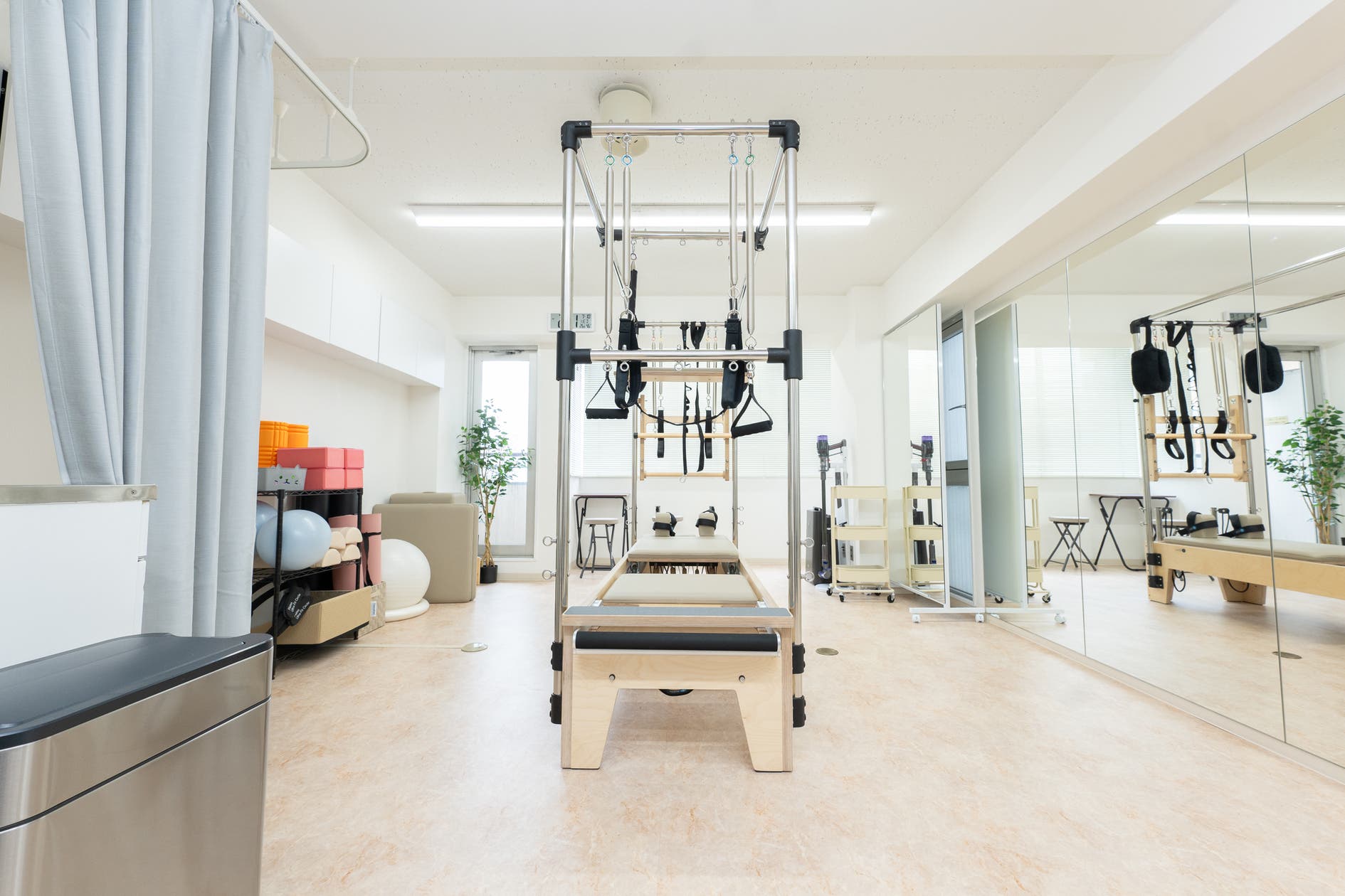 【北参道駅30秒】マシンピラティススタジオ☆自然光が入る1日1回スタッフ完全清掃のスタジオの写真4