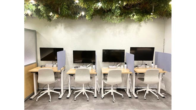 🌟1人のテレワークに🌟【新橋駅徒歩2分|コワーキングスペース|10C】カウンター/無料Wi-Fi/31.5inモニター/電源の写真5