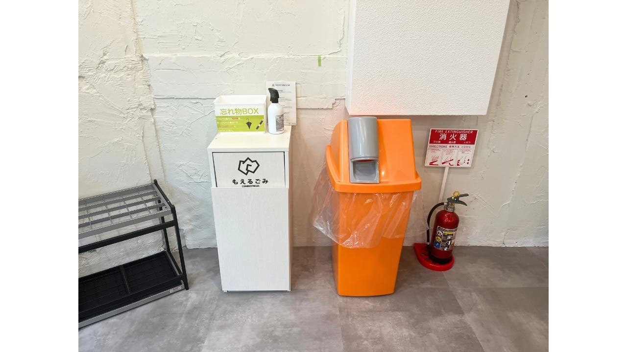 🌟1人のテレワークに🌟【新橋駅徒歩2分｜コワーキングスペース｜10C】カウンター/無料Wi-Fi/31.5inモニター/電源の写真13