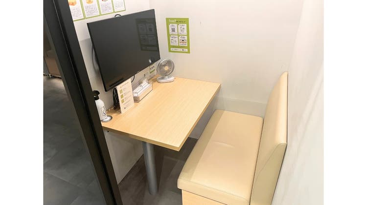 🌟1人テレワークに🌟【新宿駅西口徒歩4分|コワーキングスペース|7PS】完全個室/無料Wi-Fi/電源/31.5inモニターの写真1