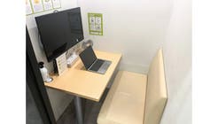 🌟1人テレワークに🌟【新宿駅西口徒歩4分|コワーキングスペース|7PS】完全個室/無料Wi-Fi/電源/31.5inモニターの写真2