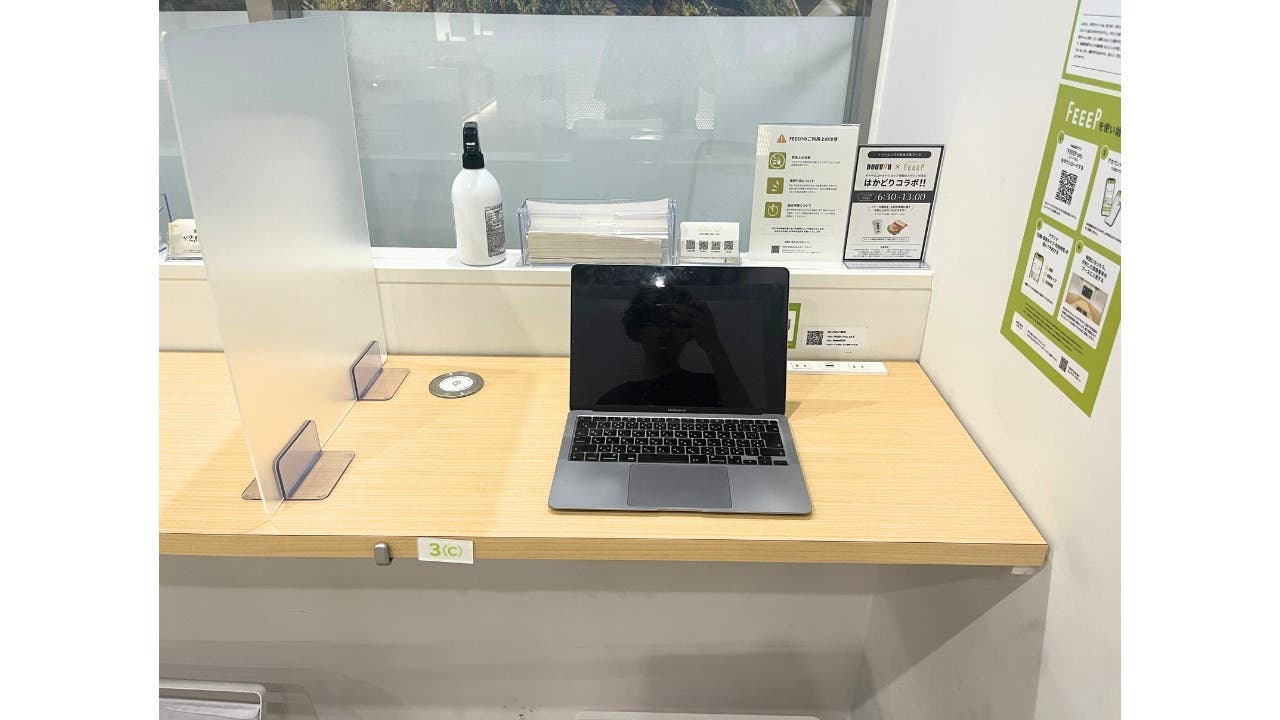 🌟資格など隙間時間の勉強に🌟【新宿駅西口徒歩4分｜レンタル自習室｜1C】カウンター/無料Wi-Fi/電源の写真6