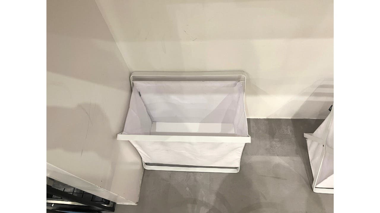 🌟資格など隙間時間の勉強に🌟【新宿駅西口徒歩4分｜レンタル自習室｜1C】カウンター/無料Wi-Fi/電源の写真7