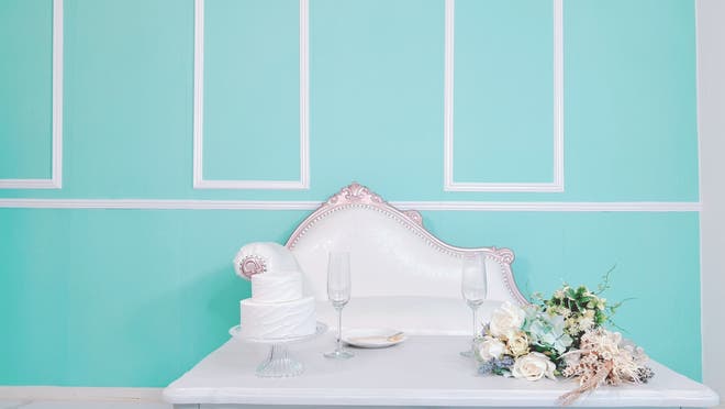 伏見駅3分💞白壁・白家具|花壁|シャンデリア|3面背景|撮影機材無料|大人可愛い|コスプレの写真4