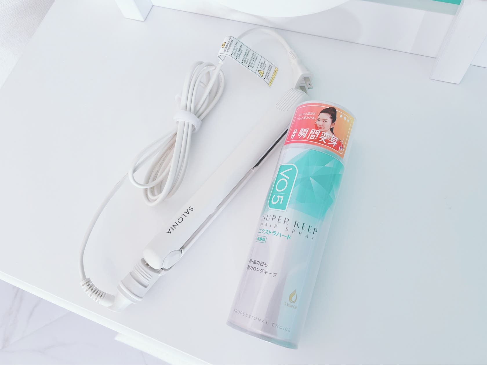 伏見駅3分💞白壁・白家具｜花壁｜シャンデリア｜３面背景｜撮影機材無料｜大人可愛い｜コスプレの写真20