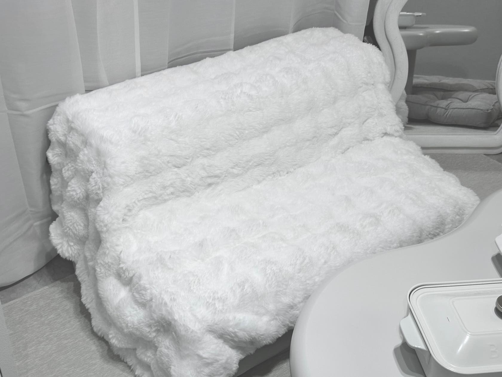 新宿駅徒歩8分🎉最大6名👭24H利用可🕐自然光✨大画面プロジェクターで映画鑑賞/イベント/デート/打ち上げ/女子会の写真5