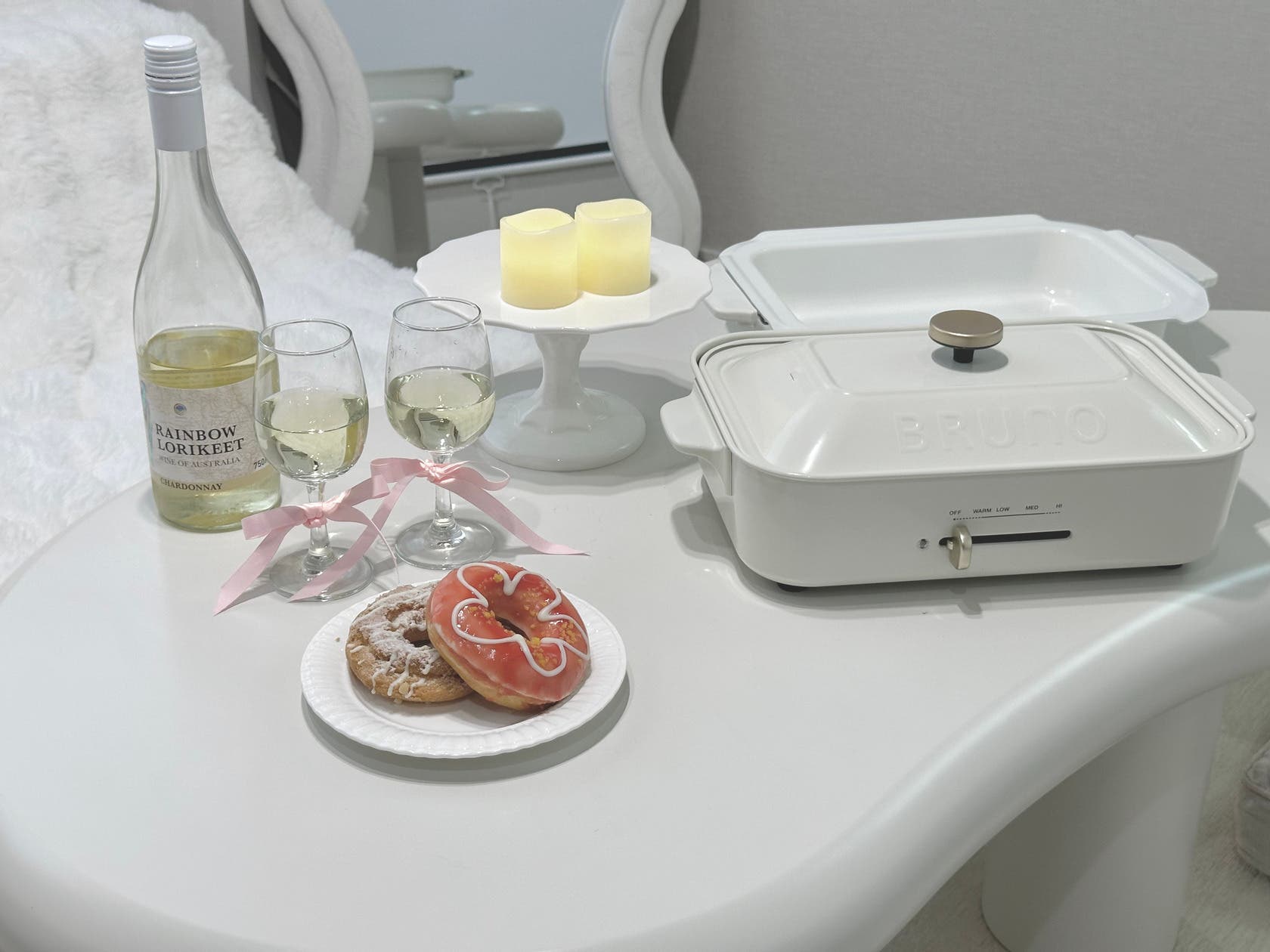 新宿駅徒歩8分🎉最大6名👭24H利用可🕐自然光✨大画面プロジェクターで映画鑑賞/イベント/デート/打ち上げ/女子会の写真6