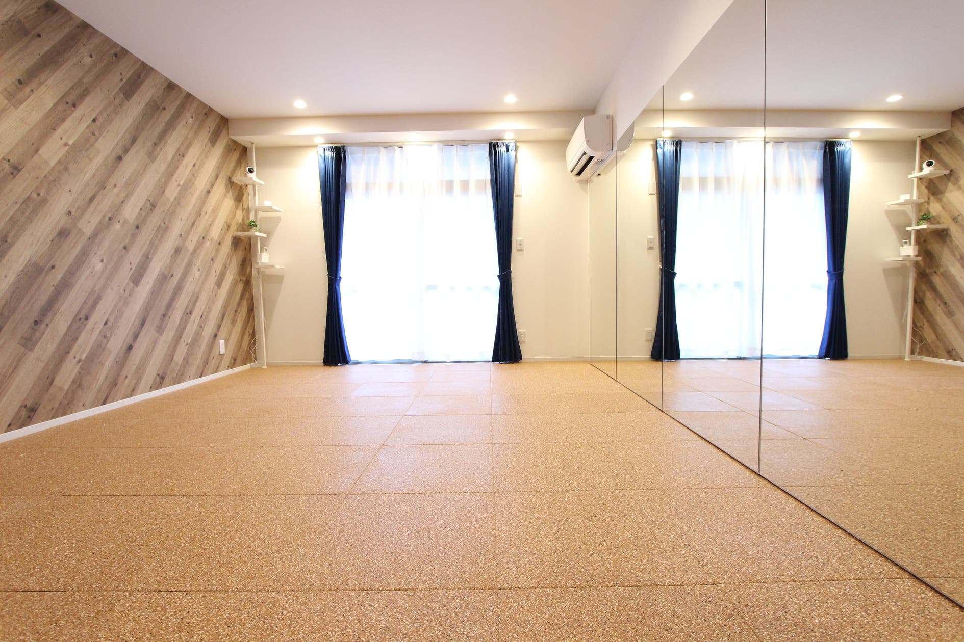 【松戸駅4分🚶】土日祝日も同料金実施中💡リノベで綺麗✨ダンス・ヨガ・会議・教室・セミナー・撮影・整体・エステ・コスプレの写真7