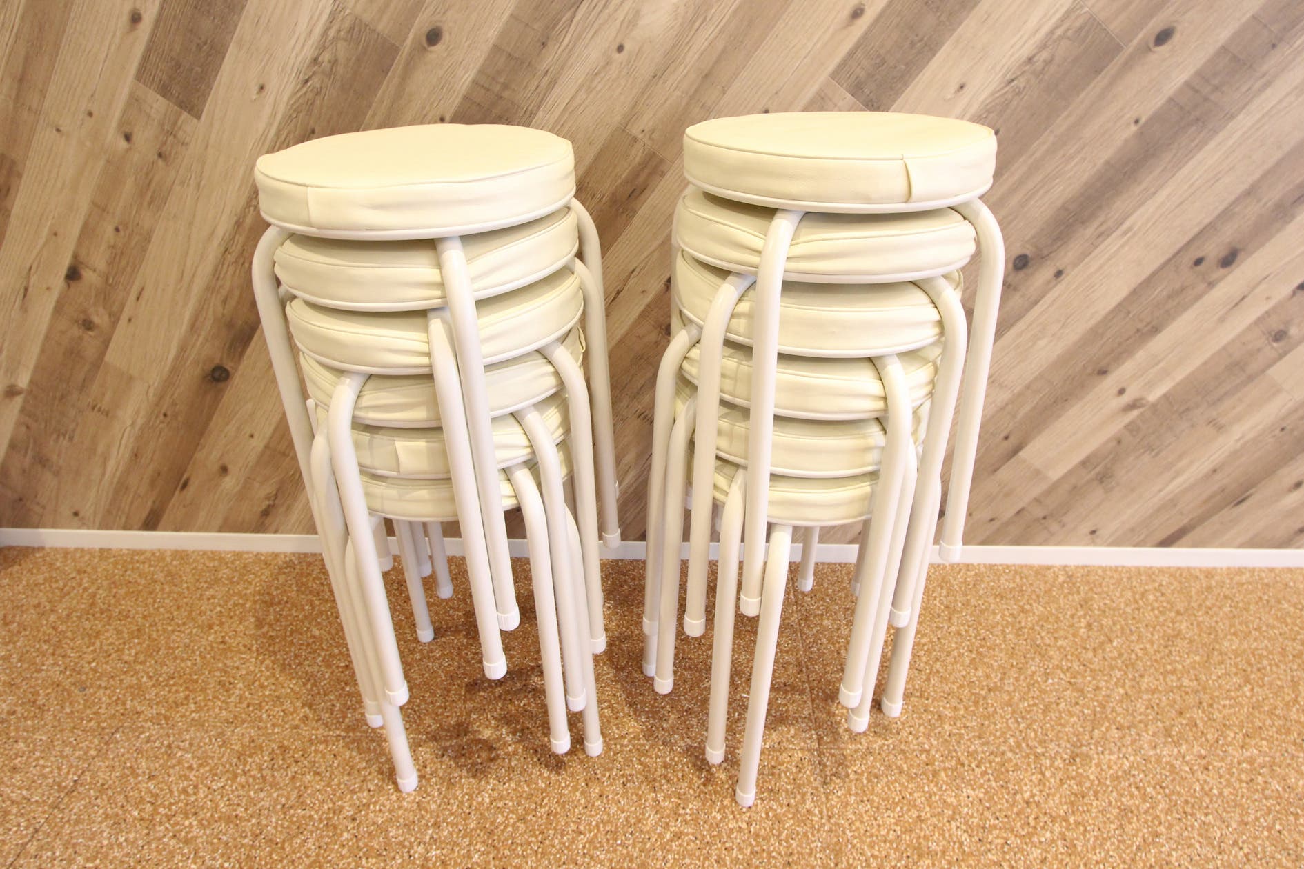 【松戸駅4分🚶】土日祝日も同料金実施中💡リノベで綺麗✨ダンス・ヨガ・会議・教室・セミナー・撮影・整体・エステ・コスプレの写真17