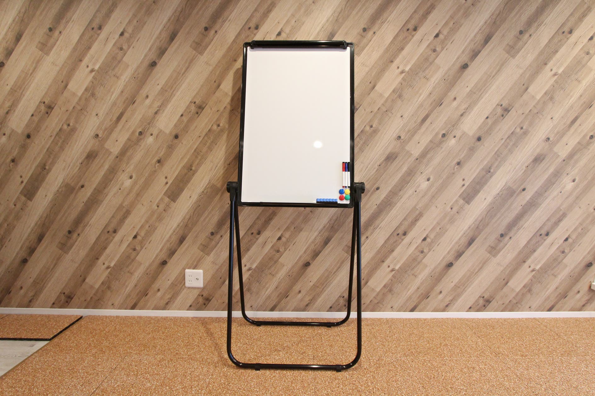 【松戸駅4分🚶】土日祝日も同料金実施中💡リノベで綺麗✨ダンス・ヨガ・会議・教室・セミナー・撮影・整体・エステ・コスプレの写真23