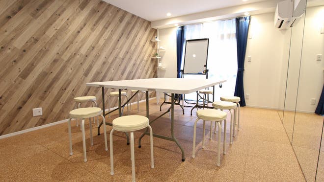 【松戸駅4分🚶】土日祝日も同料金実施中💡リノベで綺麗✨ダンス・ヨガ・会議・教室・セミナー・撮影・整体・エステ・コスプレの写真2