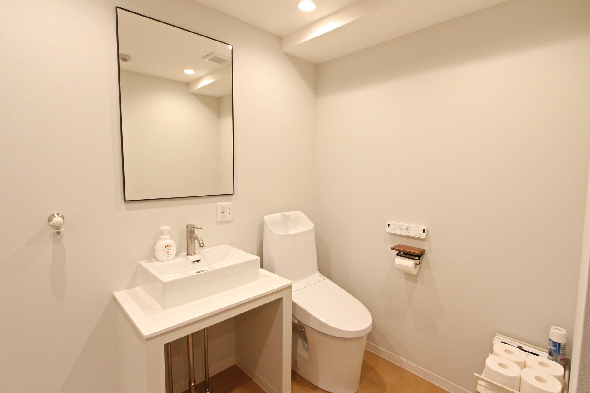 【松戸駅4分🚶】土日祝日も同料金実施中💡リノベで綺麗✨ダンス・ヨガ・会議・教室・セミナー・撮影・整体・エステ・コスプレの写真11