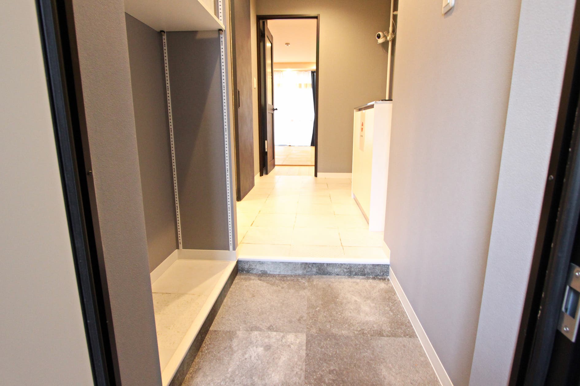 【松戸駅4分🚶】土日祝日も同料金実施中💡リノベで綺麗✨ダンス・ヨガ・会議・教室・セミナー・撮影・整体・エステ・コスプレの写真12