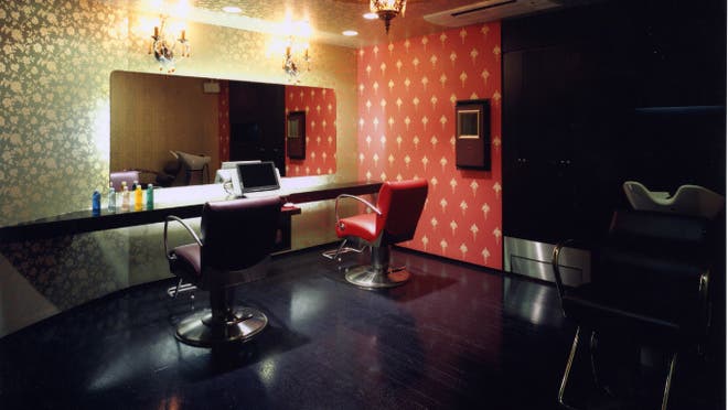 【EARTH 上野店】カット個室席★大型サロンに併設されたレンタルサロン✂︎フリーランス/個人練習/美容業に最適♪の写真1