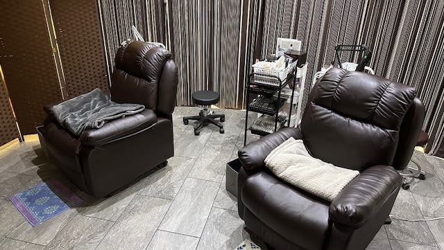 【EARTH 国分寺店】まつエク専用席★大型サロンに併設されたレンタルサロン✂︎フリーランス/個人練習/美容業に最適♪の写真1