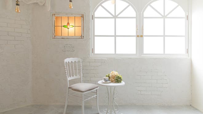 【花と光のハーモニー】自然光|花天蓋ベッド|大型ドライフラワー|漆喰壁・レンガ壁|ドレス着放題!|撮影機材無料!の写真7