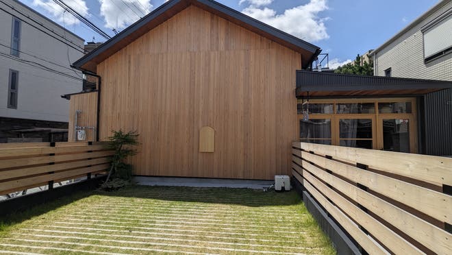 自然光◎【1F路面店】【駅チカ6分】北欧×モノクロインテリアの撮影スタジオ。屋外芝生スペースあり【カメラマン在中】【ペット可】の写真9