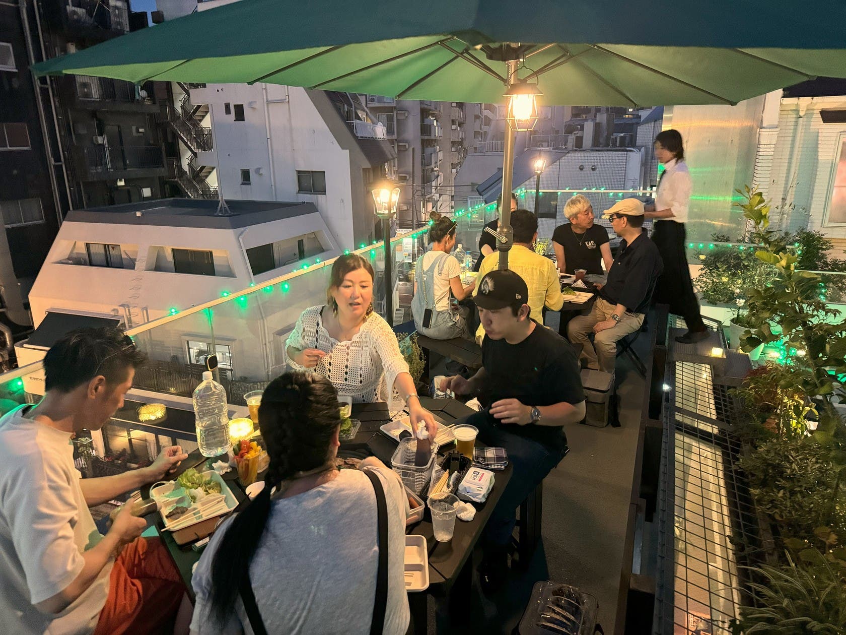 アウトドアコンロ（コールマン製　ガスボンベ・スタッフサポート込み）の画像2