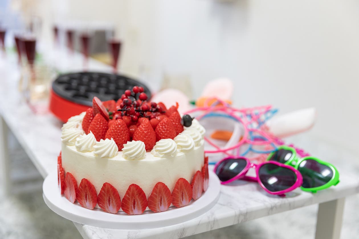 映えスポット🉐💐壁一面の花🤍推し活👼大人気スペース💖撮影🎀120㌅スクリーン🥻VOD見放題💃女子会❤️デートの写真14