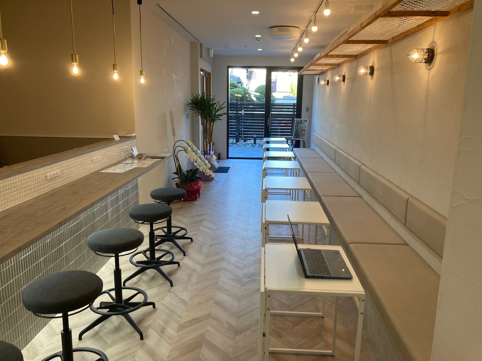 【パーソナルブース羅城門】近鉄大和西大寺駅から徒歩6分の高速Wi-Fi完備の１時間から利用できる1人専用ブースです。の写真2