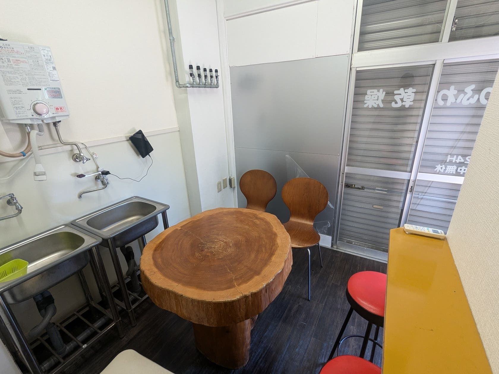 三宮駅徒歩10分の多目的スペース  占いやネイル、荷物置き場にも最適の写真2