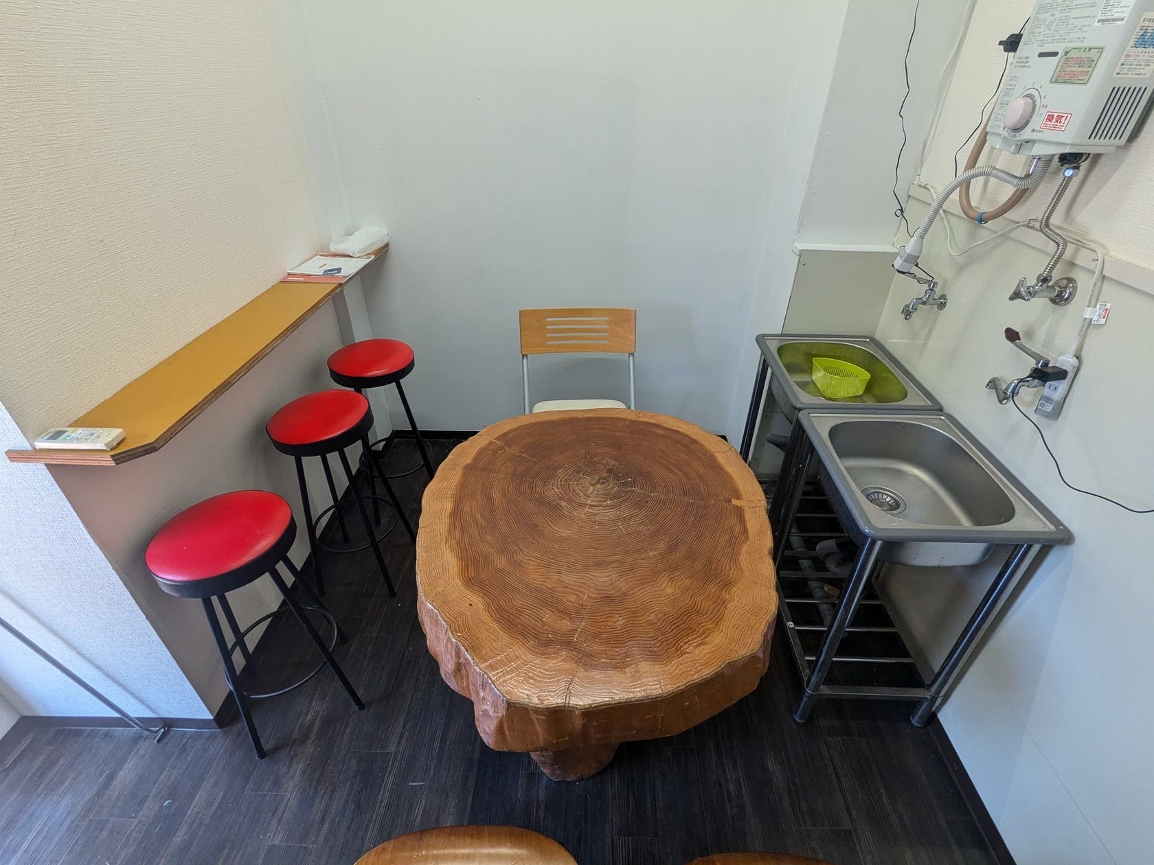 三宮駅徒歩10分の多目的スペース  占いやネイル、荷物置き場にも最適の写真3