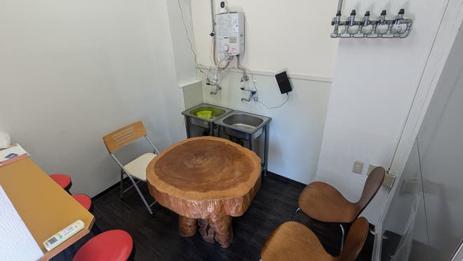 三宮駅徒歩10分の多目的スペース 占いやネイル、荷物置き場にも最適の写真1