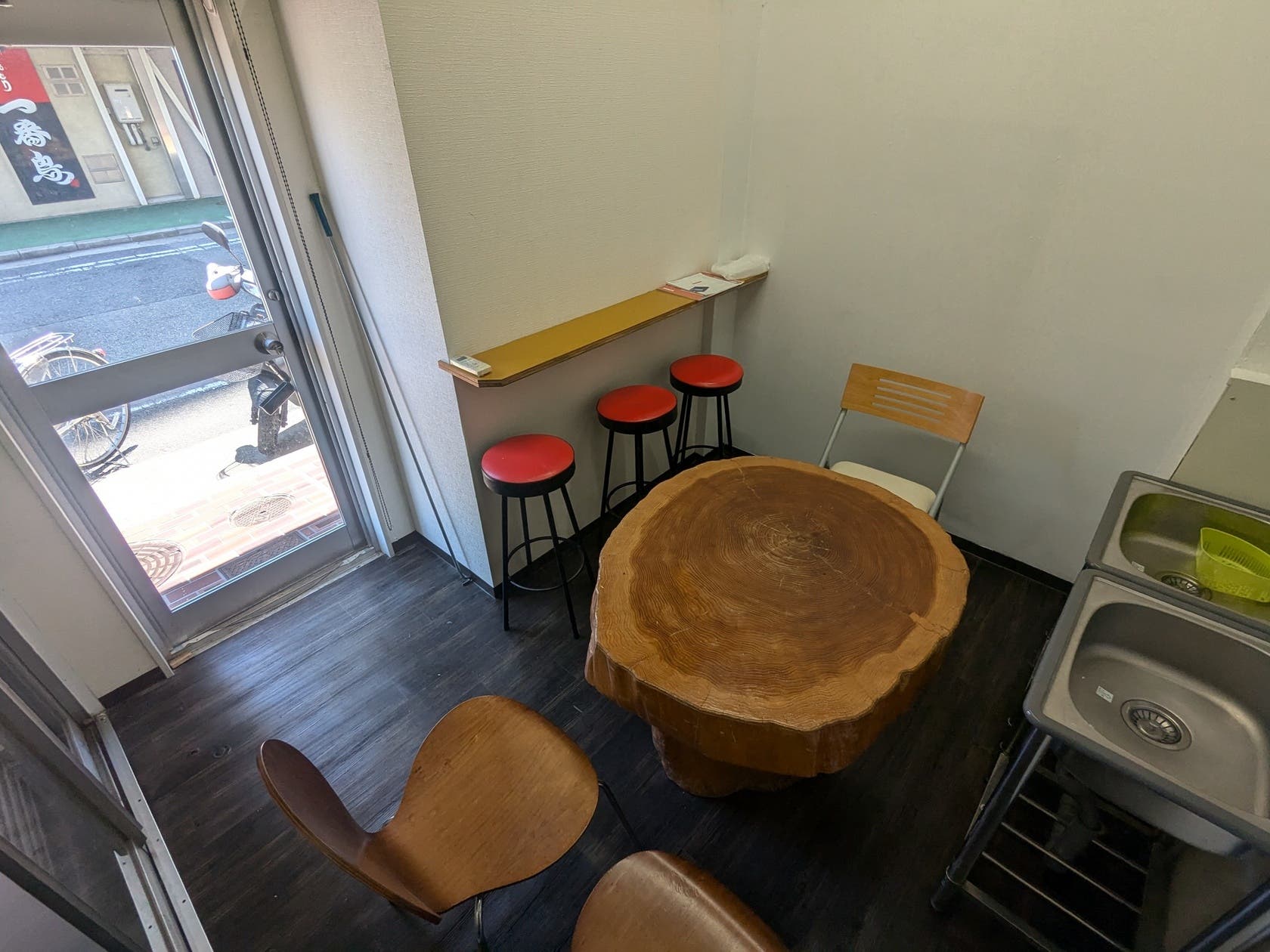 三宮駅徒歩10分の多目的スペース  占いやネイル、荷物置き場にも最適の写真5